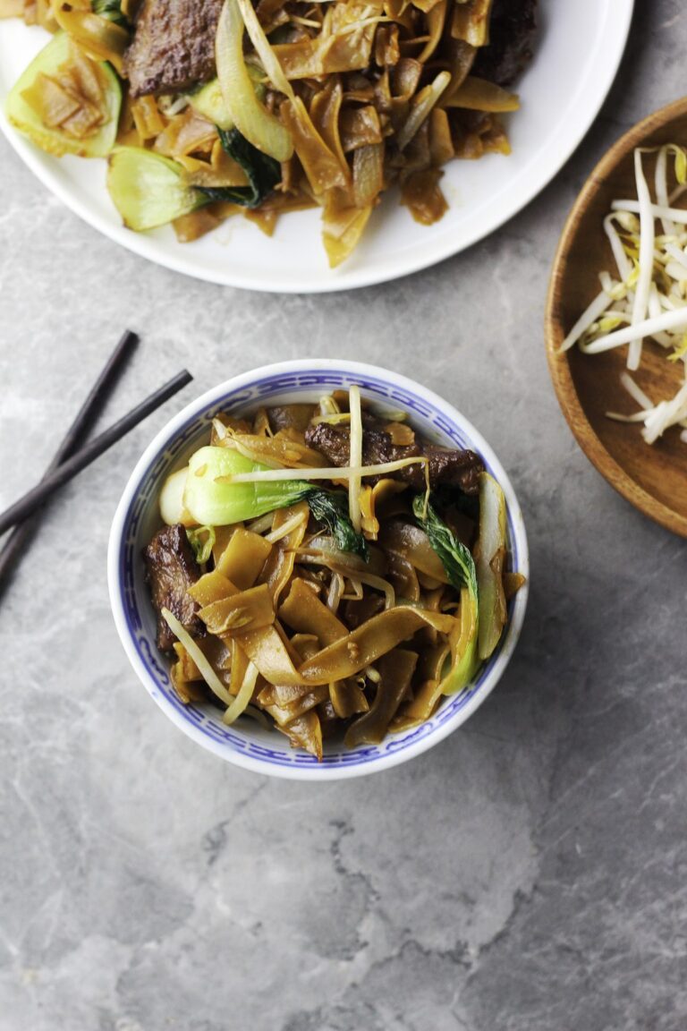 Beef Chow Fun (Stir-Fried Wide Rice Noodles) - Couple Eats Food
